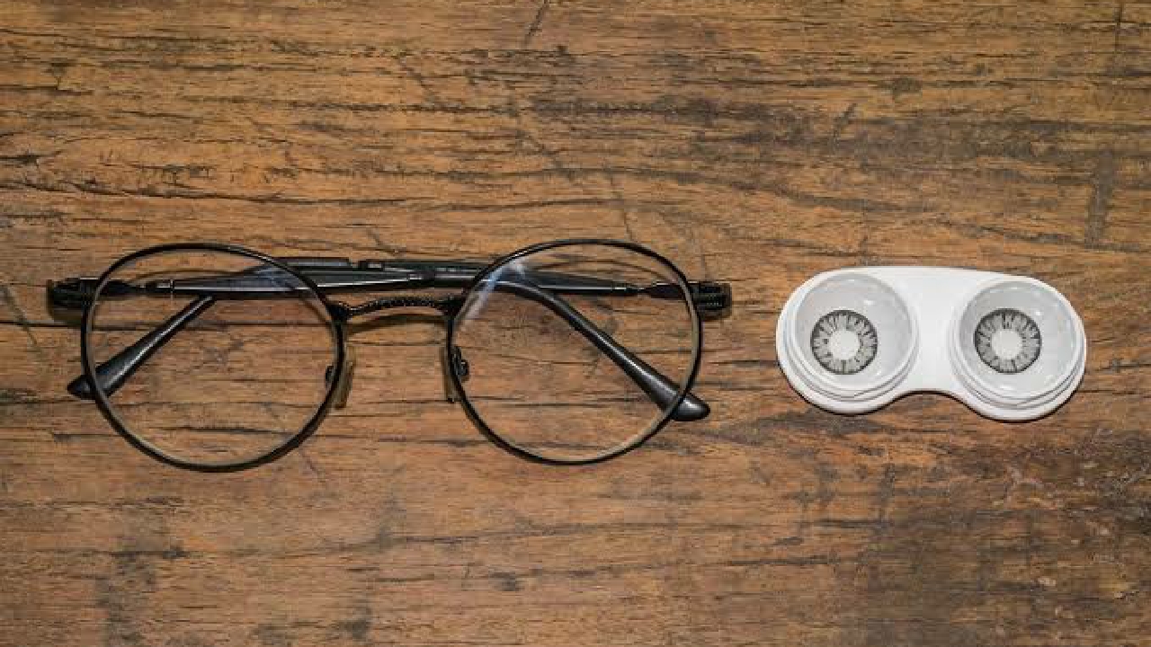 Contact Lenses or Eyeglasses: Which is more beneficial - SuccessYeti