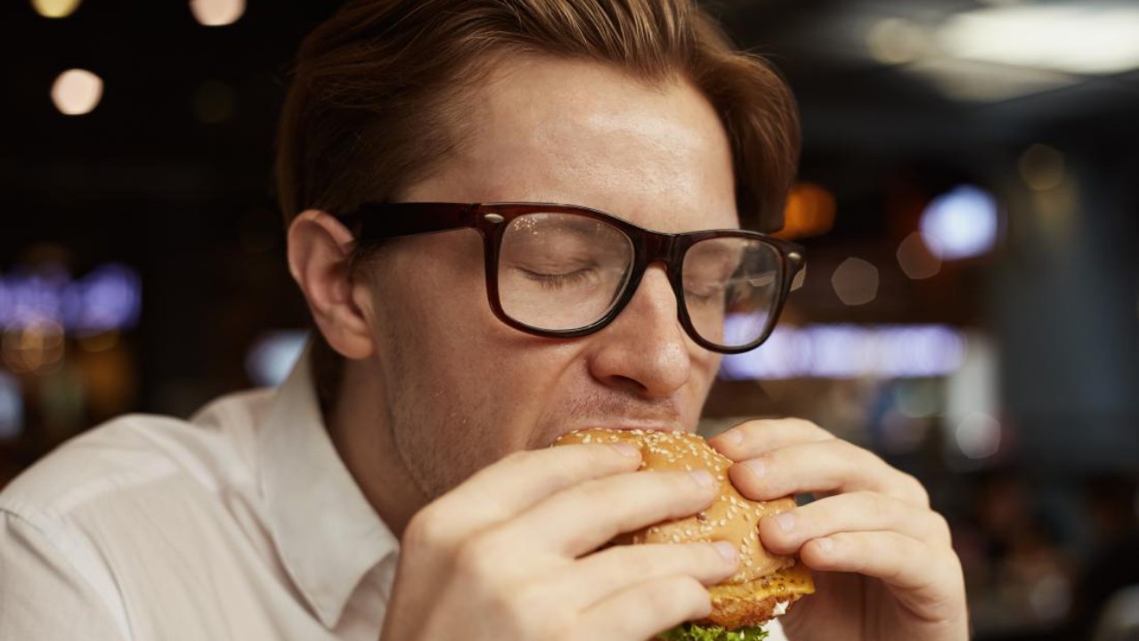 Why Do We Sweat After/While We Eat? - SuccessYeti